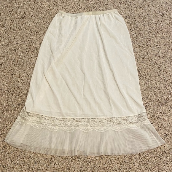 Vanity Fair | Intimates & Sleepwear | Vintage Vanity Fair Wide Lace ...